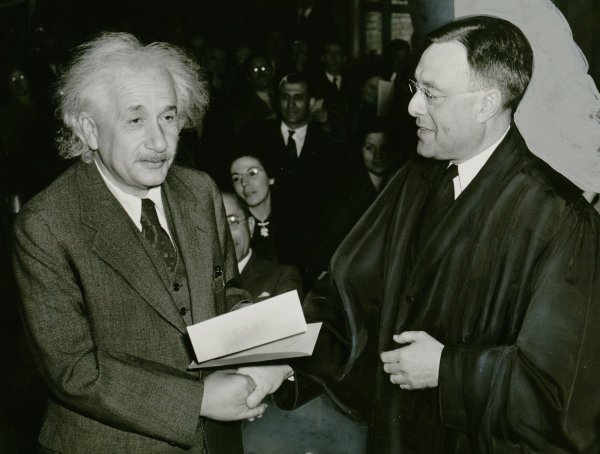Has anyone seen Einstein’s Pen? | Musings on Math